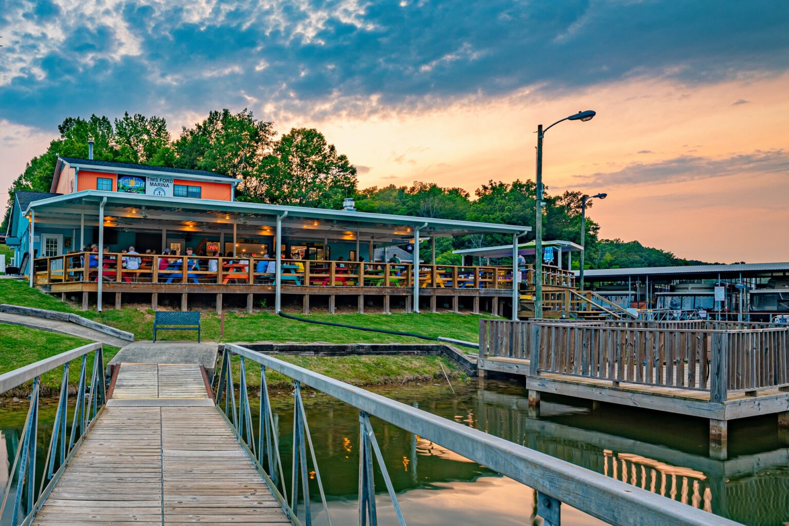 Hard Dock Café | Tims Ford Marina and Resort